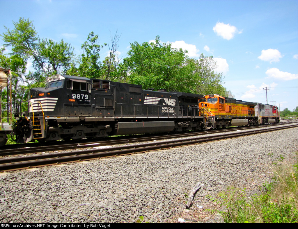 NS 9879; BNSF 5501 and 263